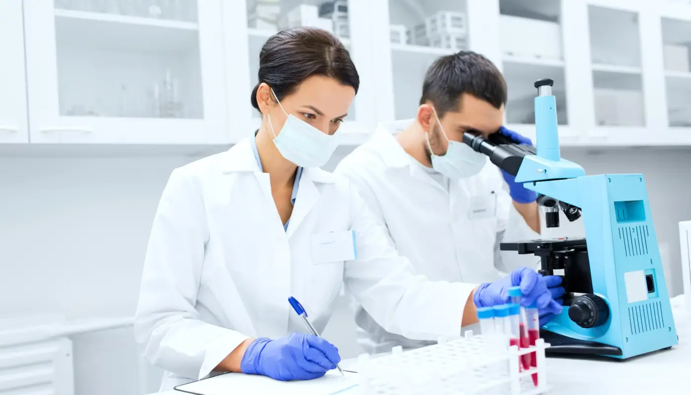 Descubriendo la ciencia a través de la precisión y la dedicación ...